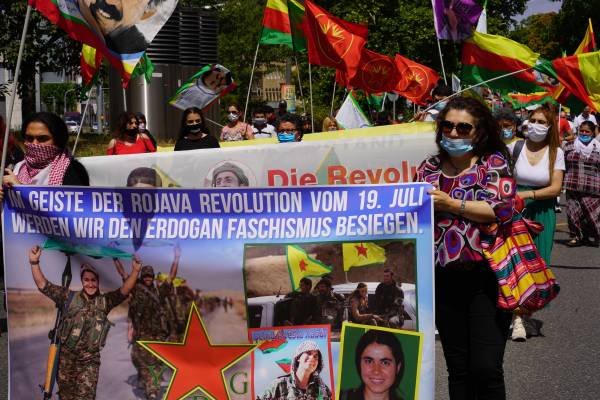 ANF | Activists in Europe commemorate the Rojava Revolution