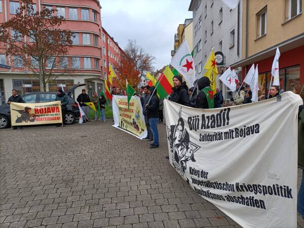 ANF | Nürnberg: „Bijî Berxwedana Rojava“