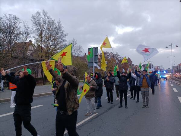 ANF | Nürnberg: „Bijî Berxwedana Rojava“