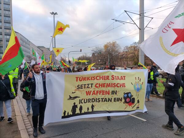 ANF | Nürnberg: „Bijî Berxwedana Rojava“