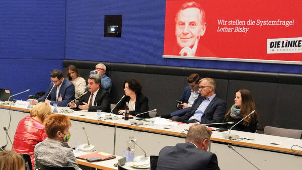 ANF | AANES-Vertreter besuchen Linksfraktion im Bundestag ANF | AANES-Vertreter besuchen Linksfraktion im Bundestag