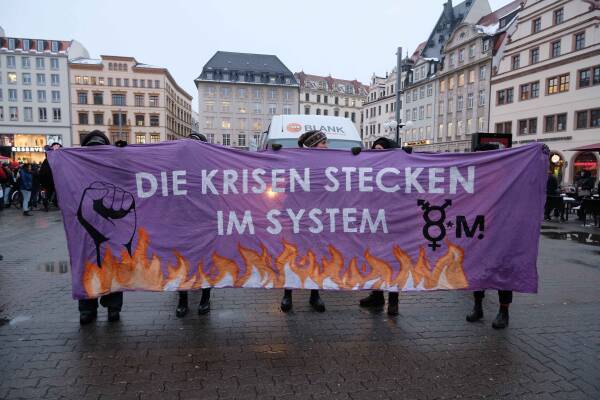 ANF | Feministischer Kampftag in Leipzig: Die Krisen stecken im System!