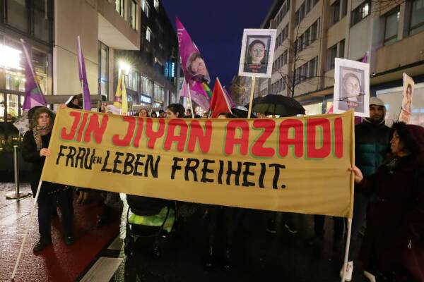 ANF | „Jin Jiyan Azadî“-Demonstrationen in Deutschland