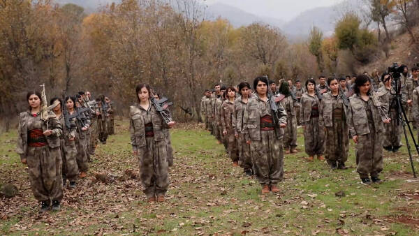 ANF | Guerrillas celebrate the 45th anniversary of the PKK in Garê
